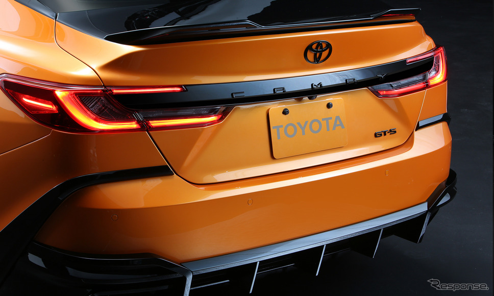 「逆輸入候補!?」カッコよすぎる『カムリ』がSNSで話題に、SEMAで公開「GT-Sコンセプト」の強烈デザイン | CARTUNEマガジン